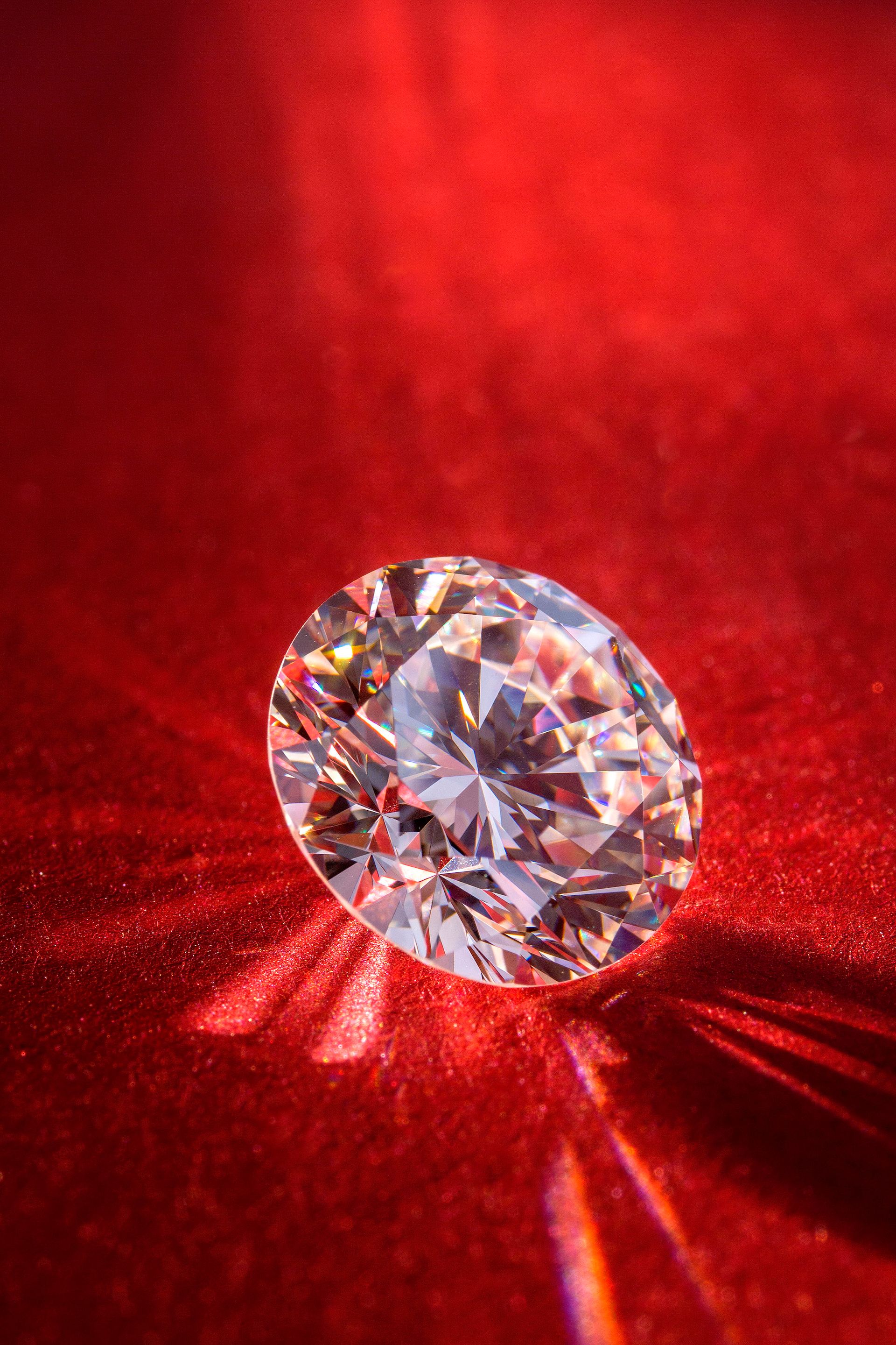 Bonhams : A diamond single-stone ring (photographed unmounted)