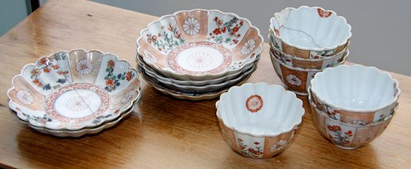 Bonhams : A set of six Japanese 'Scarlet Japan' pattern scalloped ...