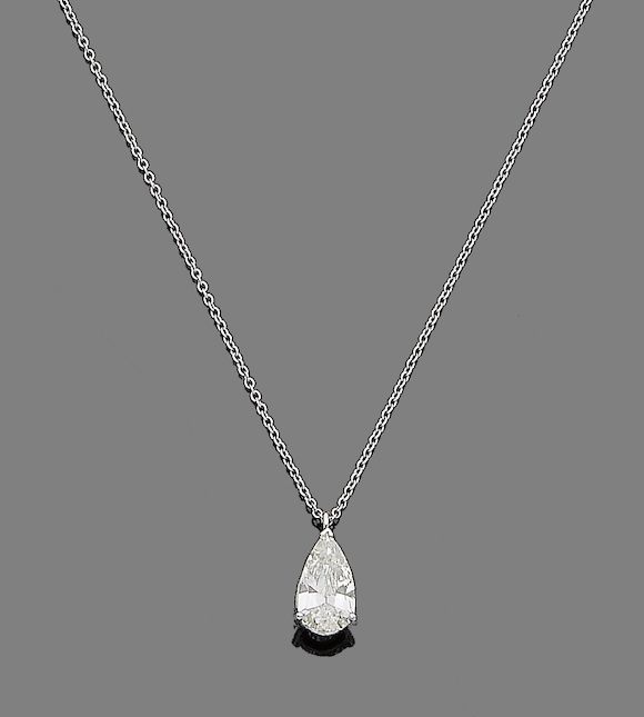 Bonhams : A diamond single-stone pendant necklace (2)
