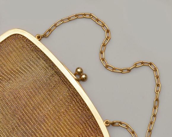 Bonhams : A 9ct gold mesh-link evening bag