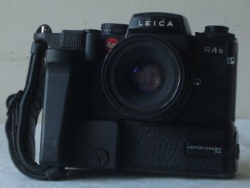 Bonhams : A Leica R4S 35mm camera, together with a R4 Motor Winder and ...