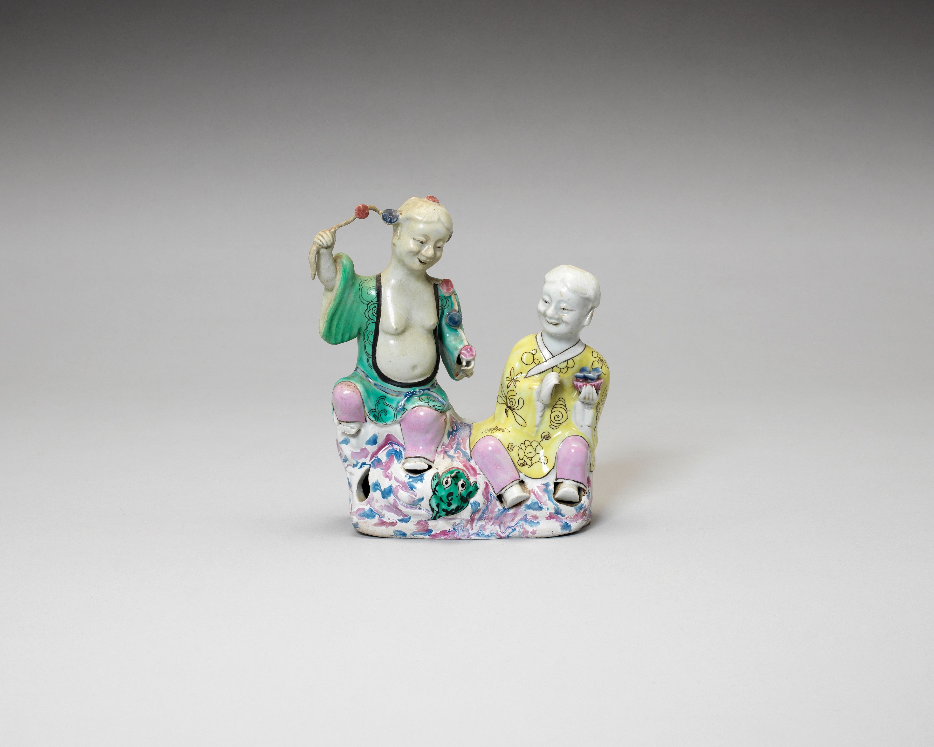 Bonhams : A famille rose figure group, early 19th century