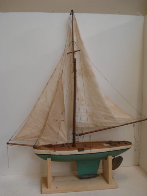 Bonhams : A vintage model pond yacht, with green and white painted hull ...