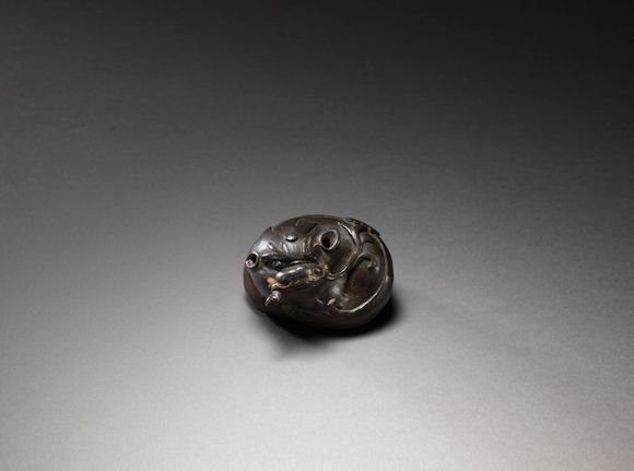 Bonhams : A bronze 'lion' water dropper Qing dynasty