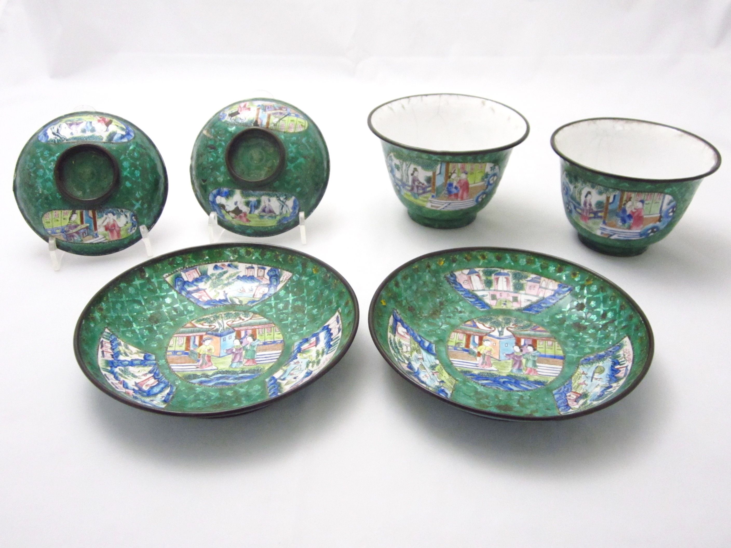 Bonhams : A pair of Canton enamel cups, covers and saucers 19th century