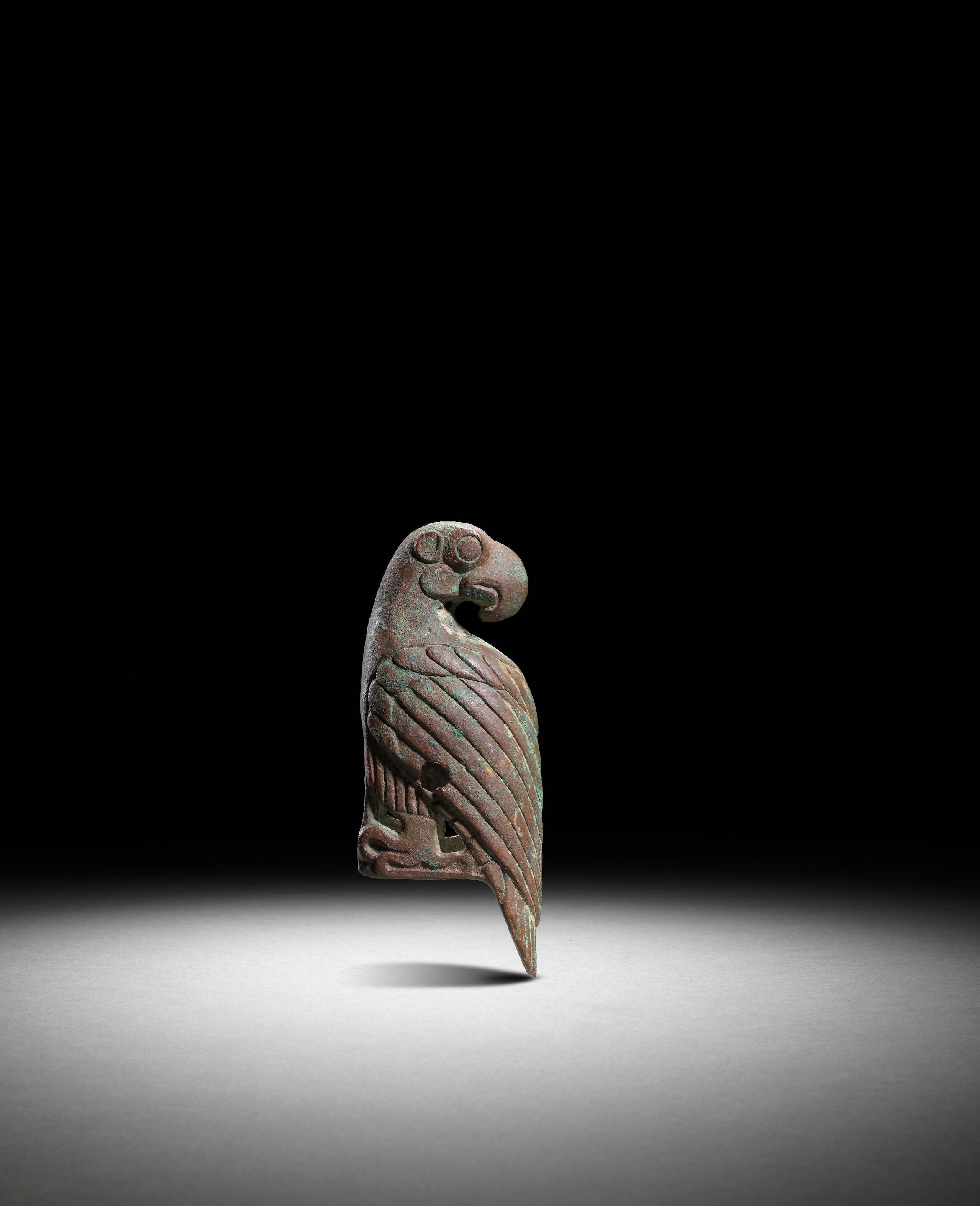 Bonhams : An archaic bronze 'bird' ferrule Eastern Zhou dynasty
