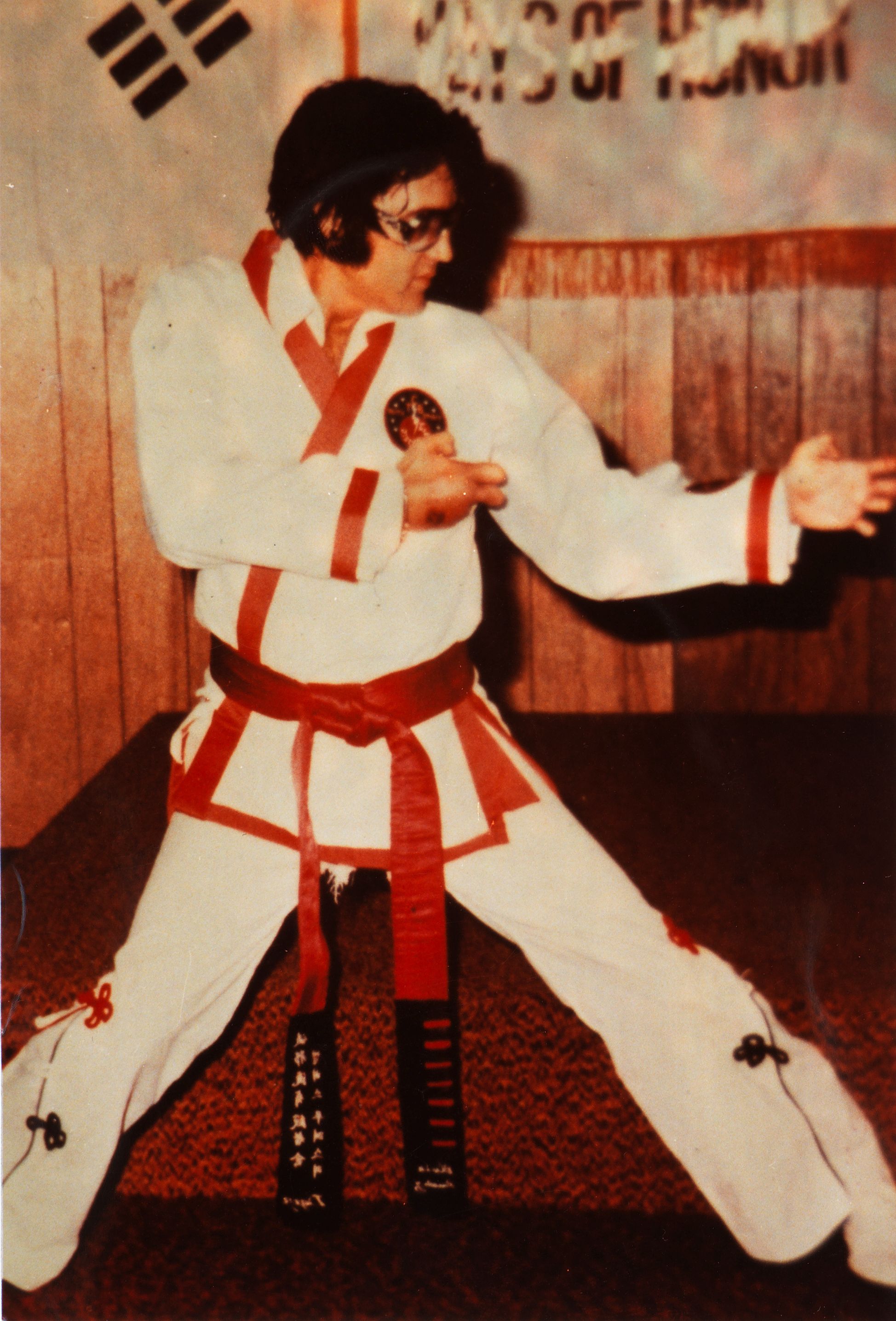 Bonhams : Elvis Presley A collection of eight photographs of Elvis ...