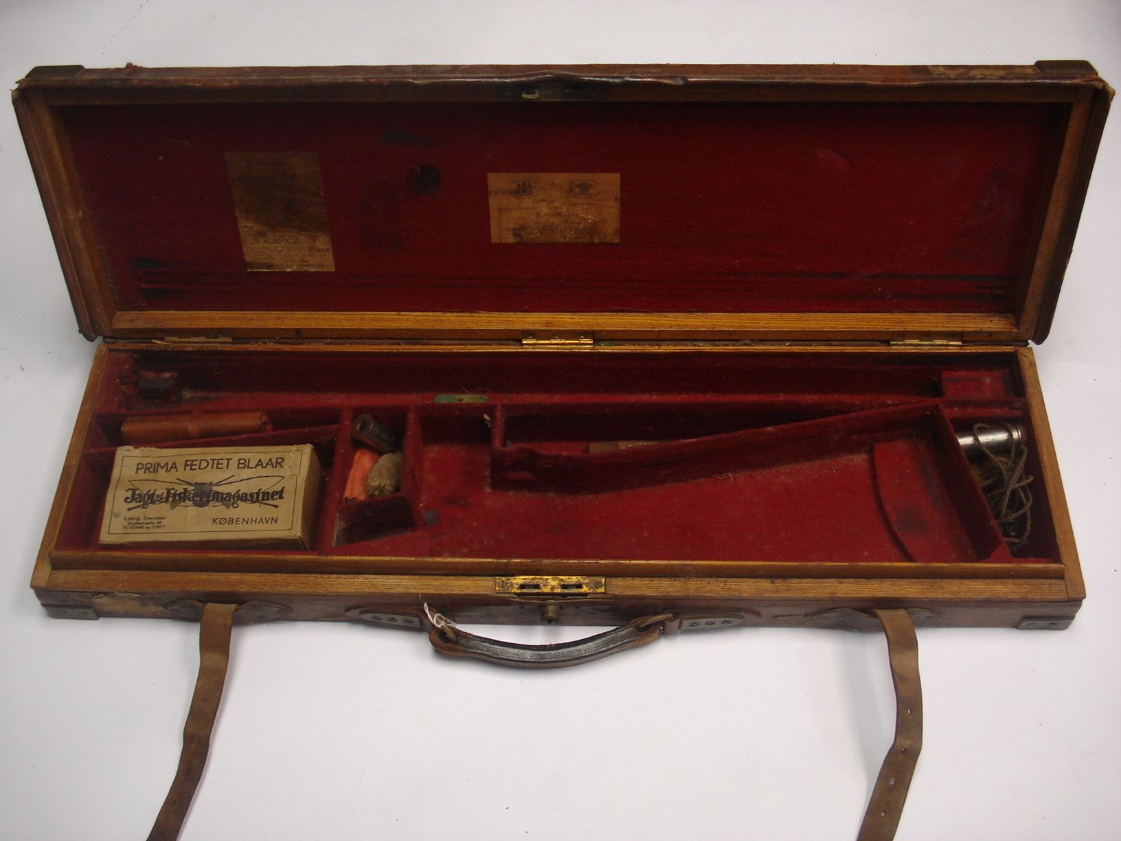 Bonhams : A James Purdey & Sons brass-mounted oak and leather single ...