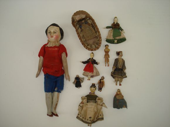 Bonhams : Three miniature Grodner Tal carved wooden dolls 10