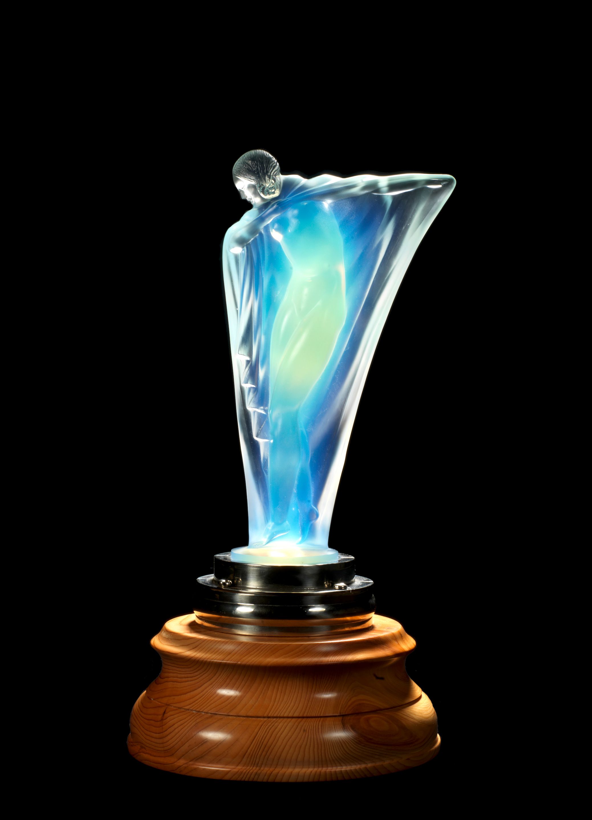 Bonhams Cars : Mascotte «Nu Drapé» en verre opalescent par Lucile Sevin ...