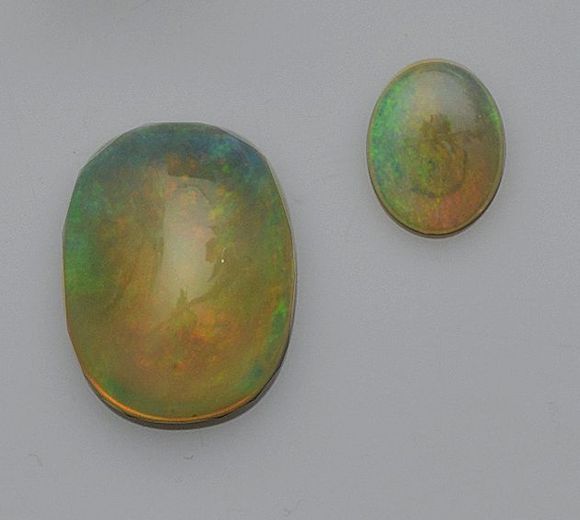 Bonhams : Two unmounted opals (2)