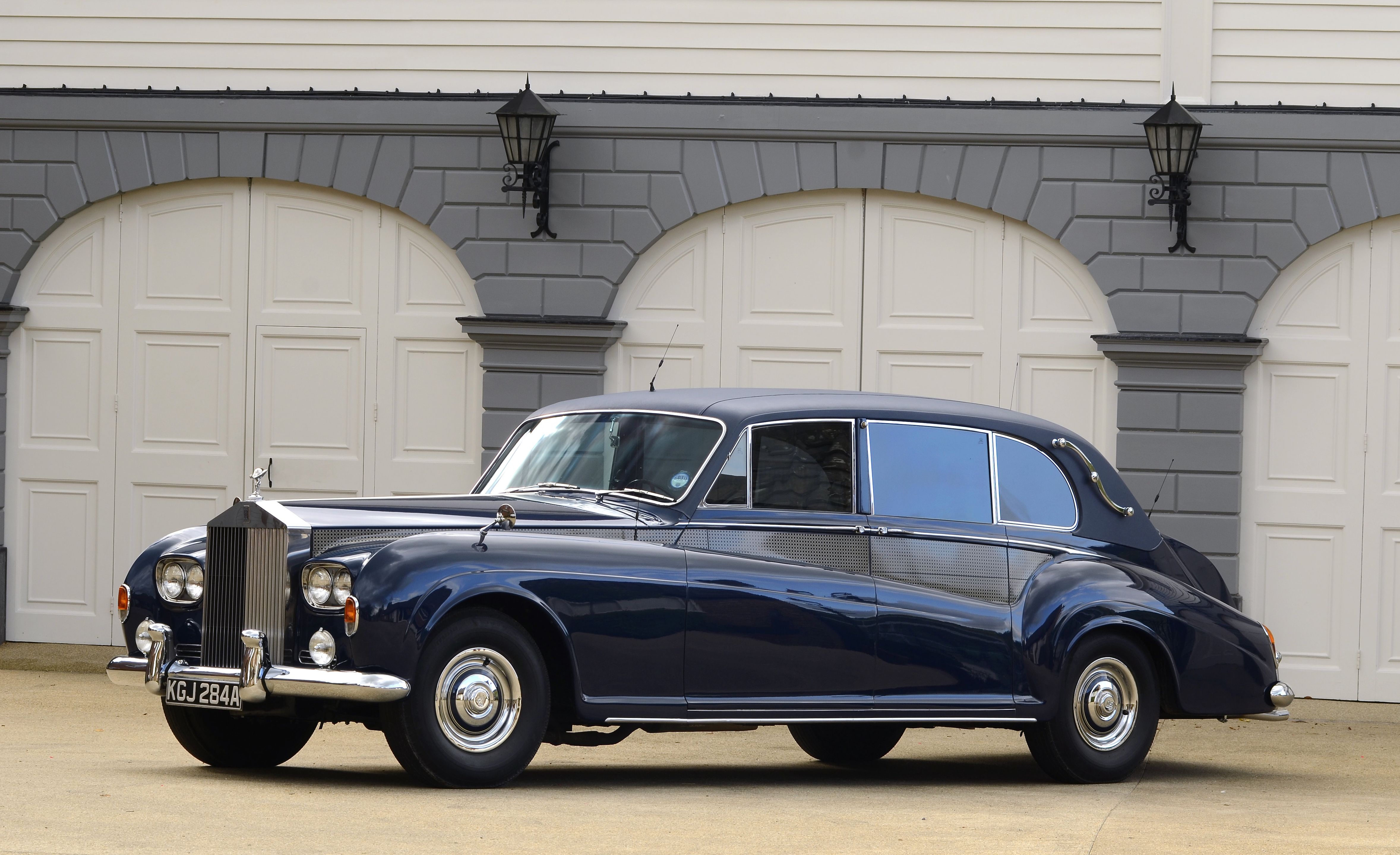 Bonhams Cars : Achetée neuve en 1963 par Bill Harrah,1963 Rolls-Royce ...