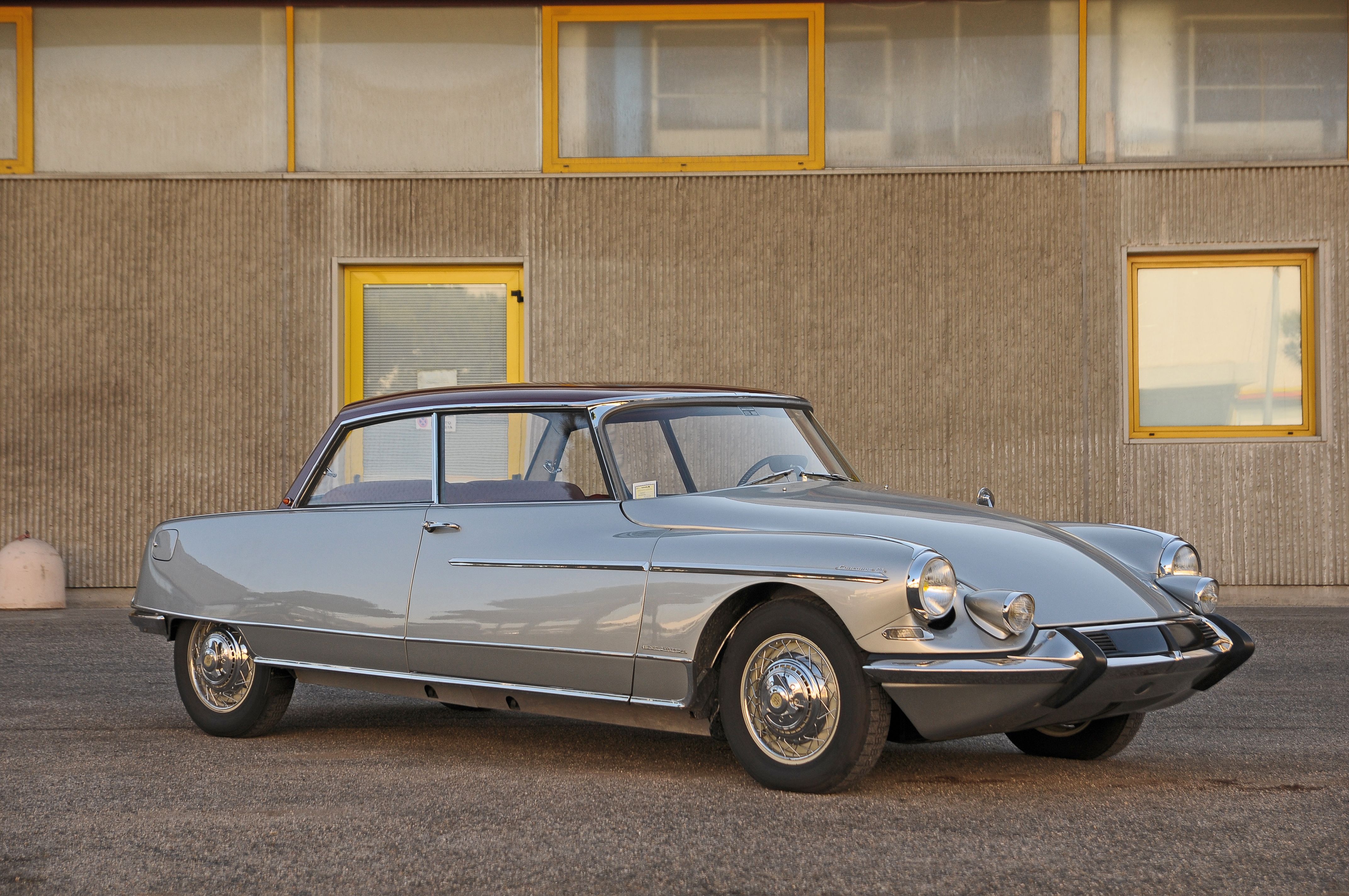 Bonhams Cars : Une des 38 construites,1964 Citroën DS19 Concorde coupé
