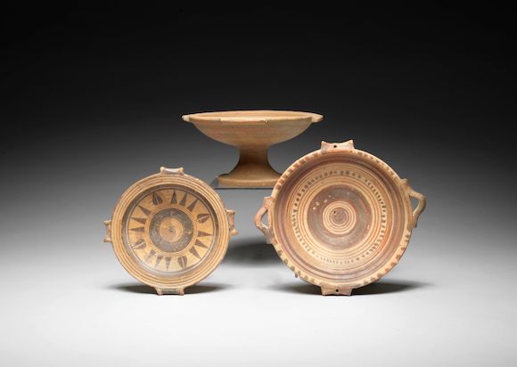 Bonhams : Three East Greek pottery pedestal dishes 3