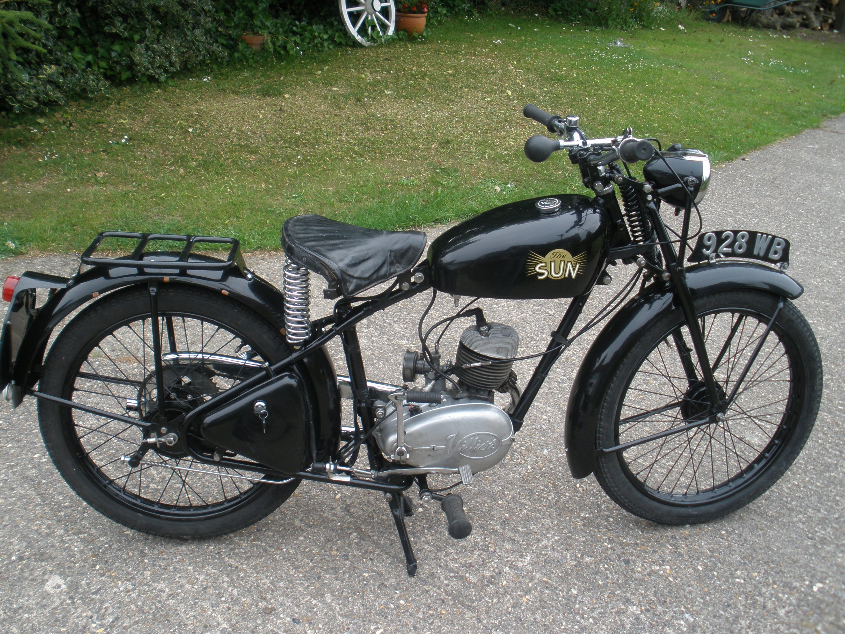 Bonhams Cars : c.1957 Sun 98cc Hornet Frame no. XMC 338 Engine no ...