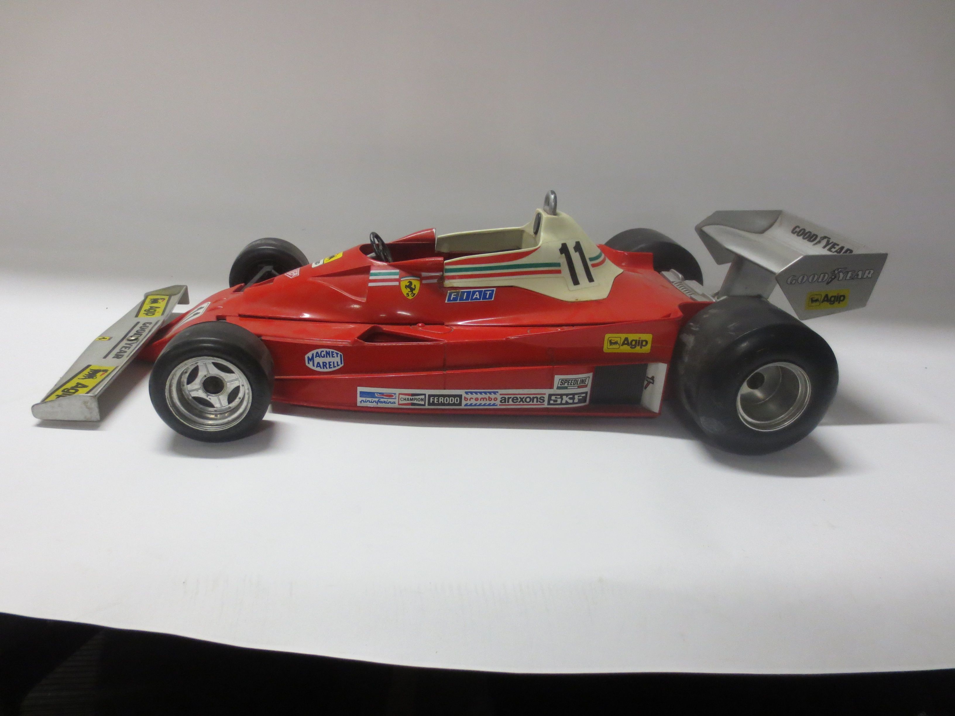 Bonhams Cars : A 1:6 scale model of a Niki Lauda's Ferrari 312 T2 by Polistil for the Toschi ...