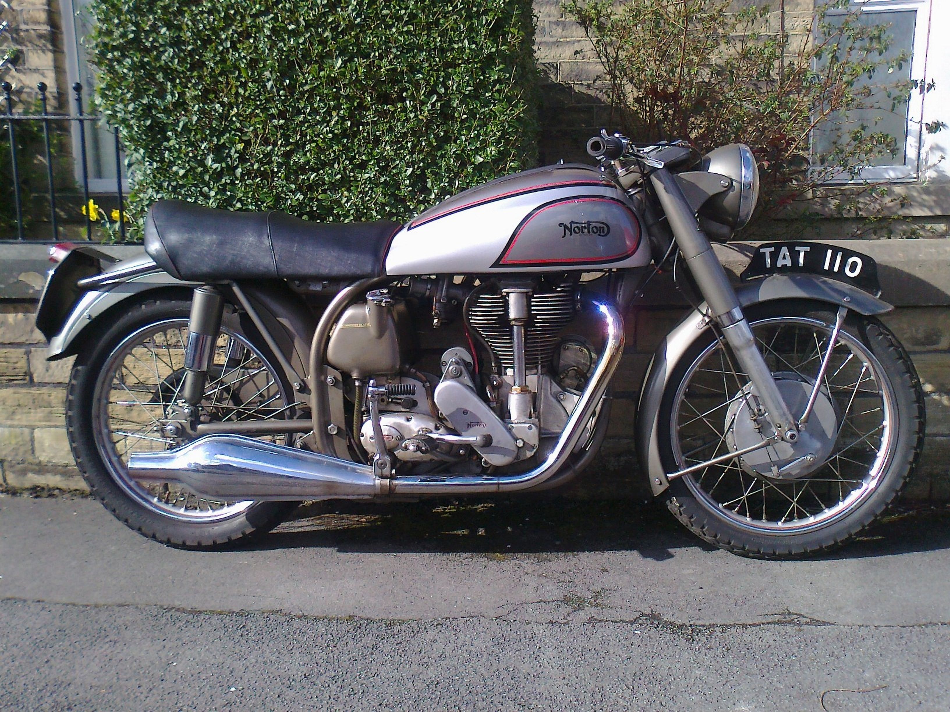 Bonhams Cars : 1953 Norton 490cc Model 30 International Frame no. H11 ...