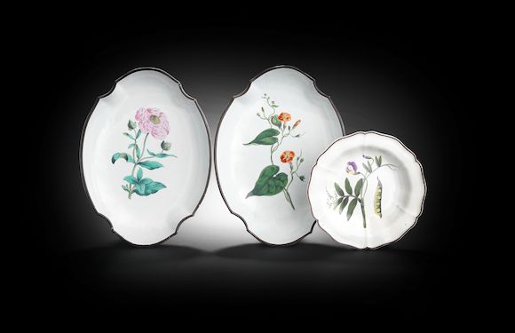 Bonhams : A pair of Swansea pearlware botanical dishes and a bowl by ...