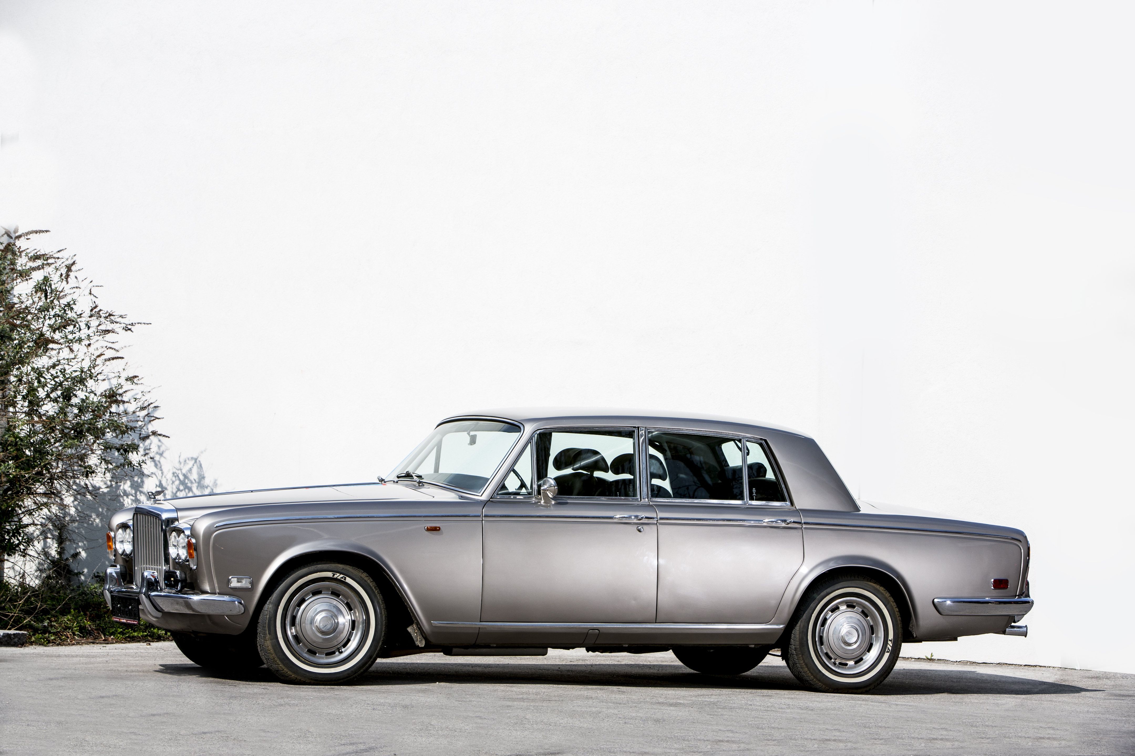 Bonhams Cars : 1975 Bentley T-Series Saloon Chassis no. SBX19600 Engine ...