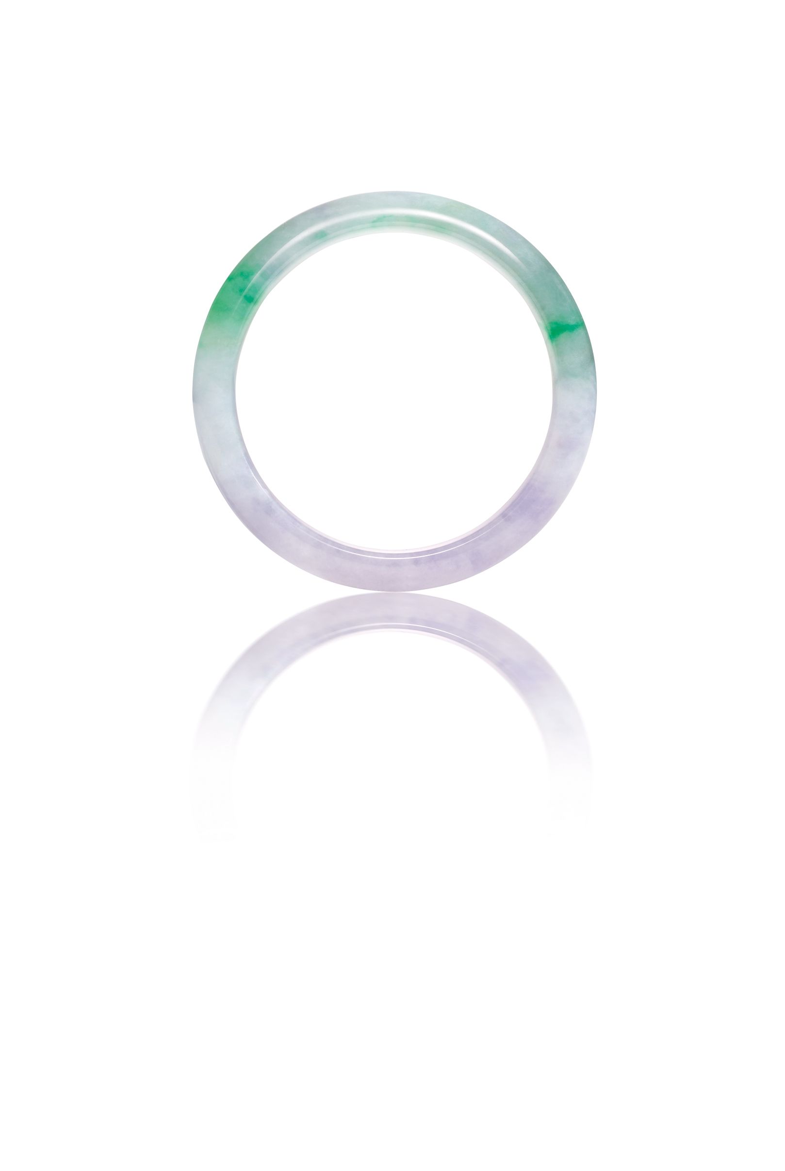 Bonhams : A jadeite bangle