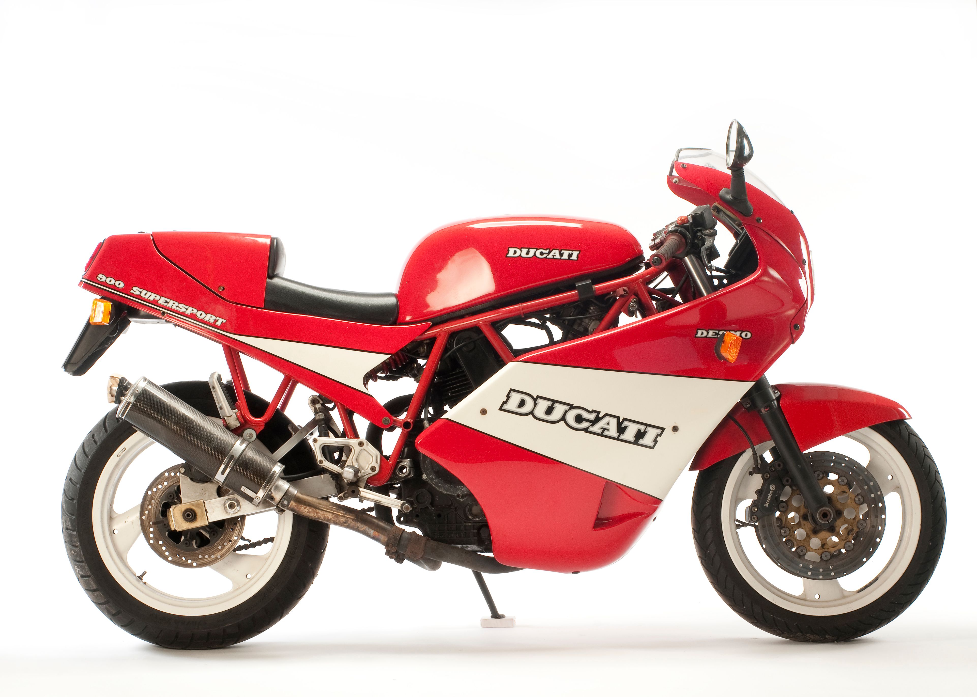 Bonhams Cars : 1990 Ducati 900SS Frame no. DM906SC000699 Engine no. 000945