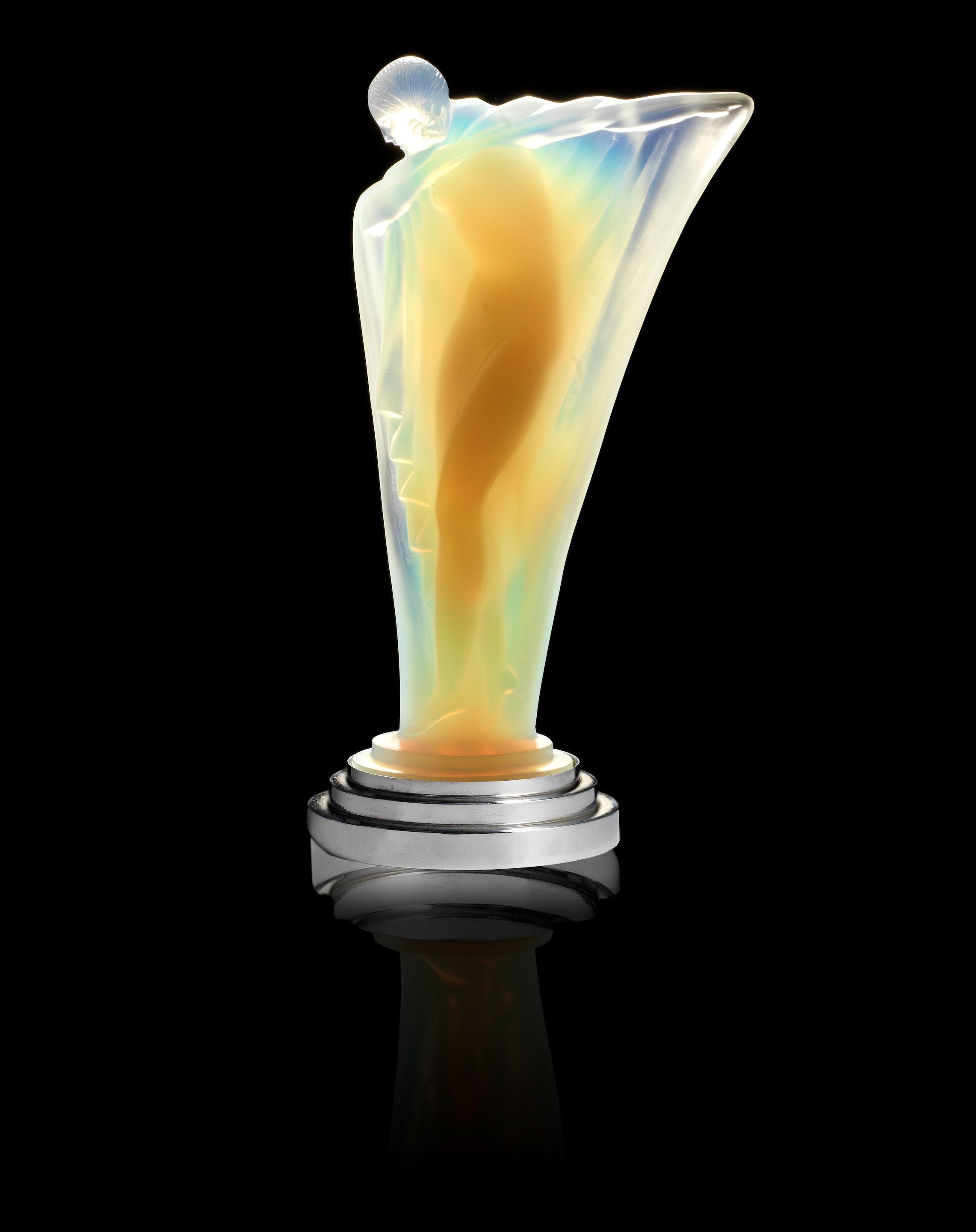 Bonhams : Etling An Art Deco Opalescent Glass Figure, design 1932