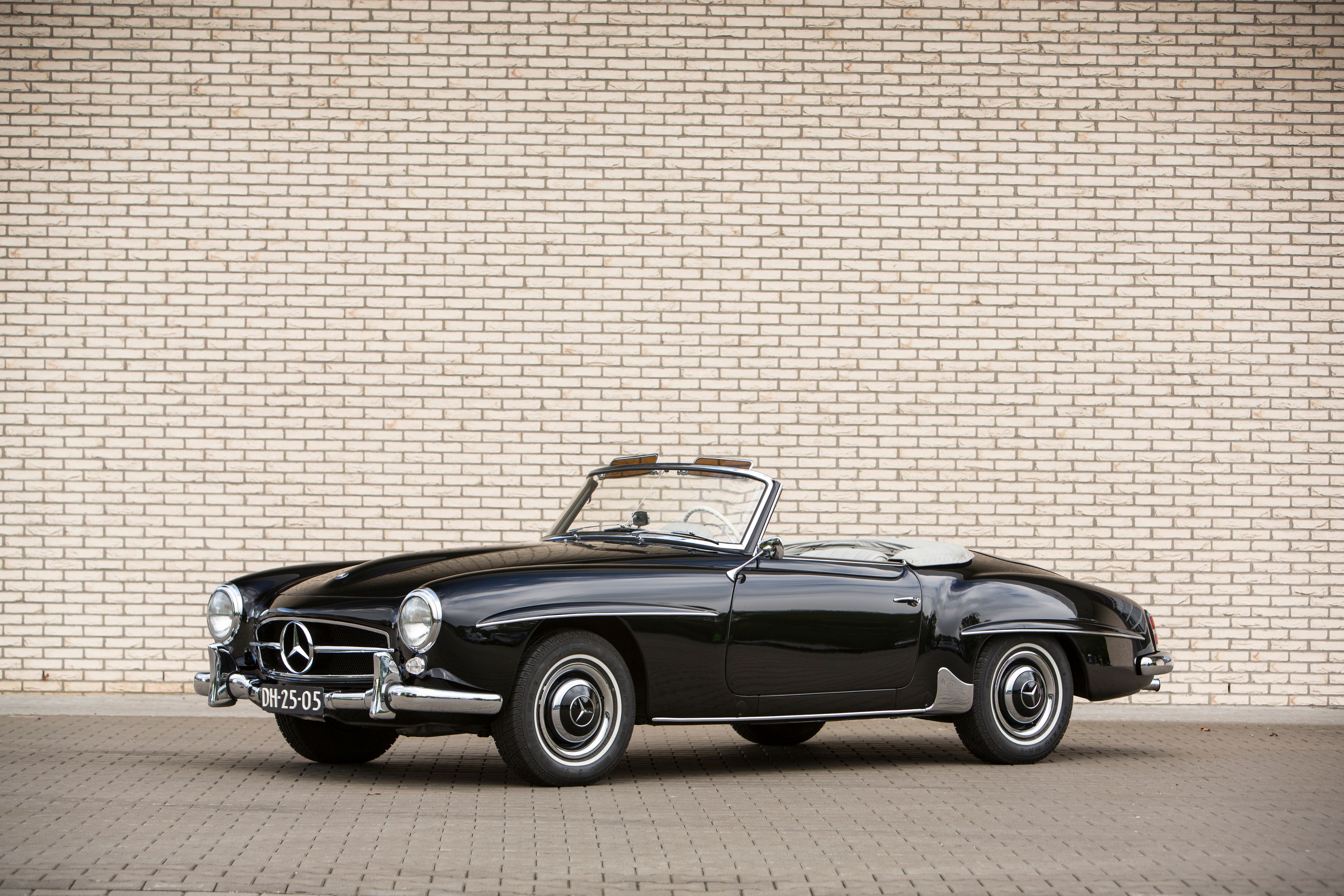 Bonhams Cars : 1959 Mercedes-Benz 190 SL Roadster Chassis no. 121.042-10-9501733 Engine no. 121. ...