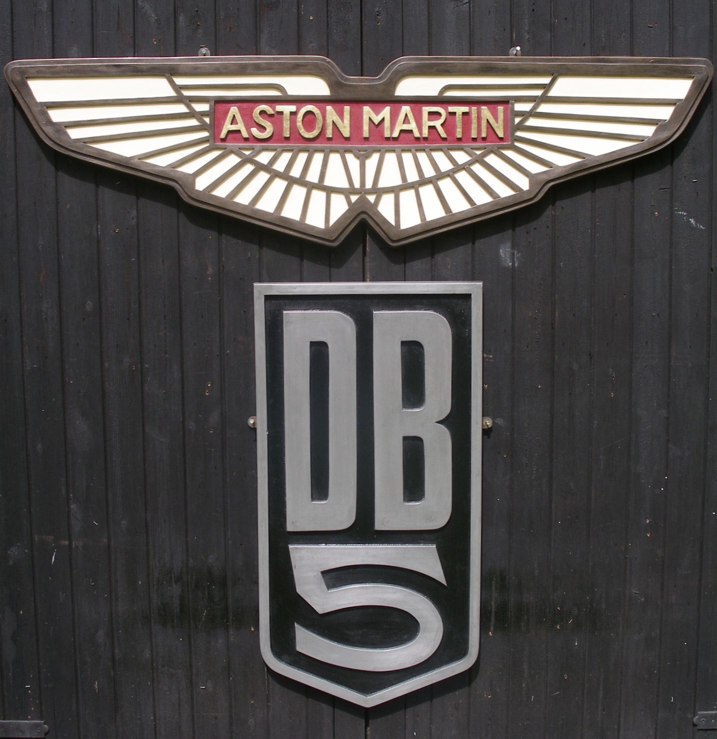 Bonhams Cars : 'Aston Martin' and 'DB5' garage display emblems,