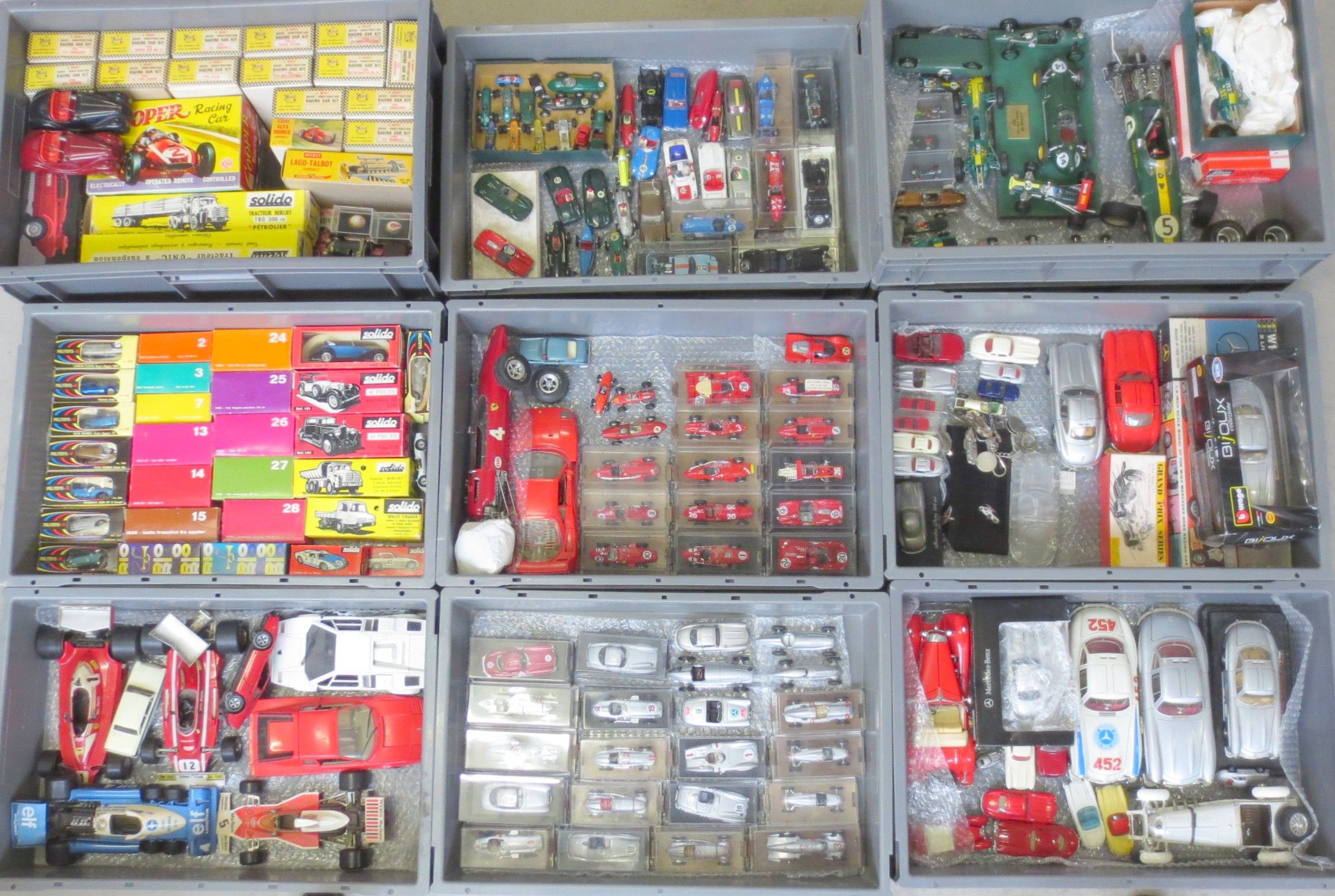 Bonhams Cars : A good quantity of assorted die-cast models and kits,