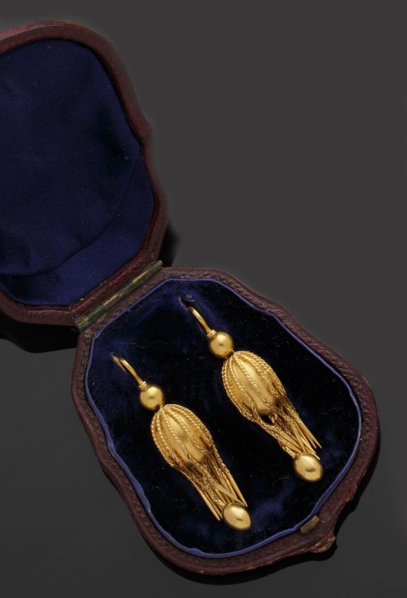 Bonhams : A pair of Victorian gold ear pendants and further items (4)
