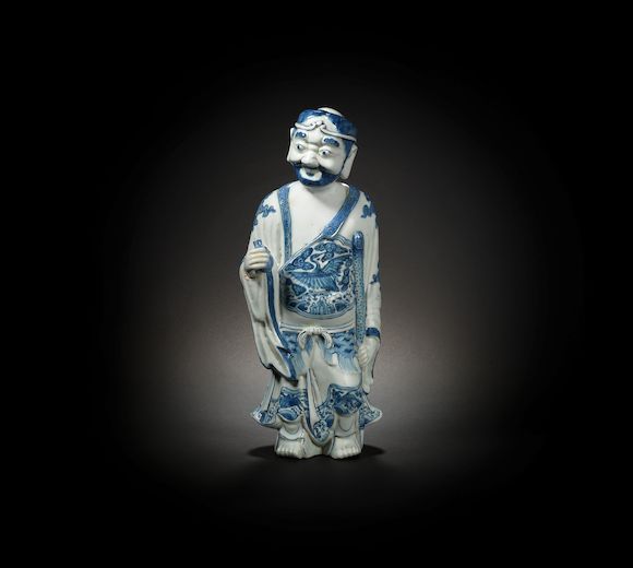 Bonhams : A rare blue and white figure of Li Tieguai Wanli