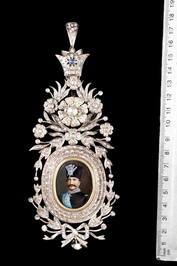 Bonhams : A fine gem-set rose-gold Insignia of the Qajar Order of the ...