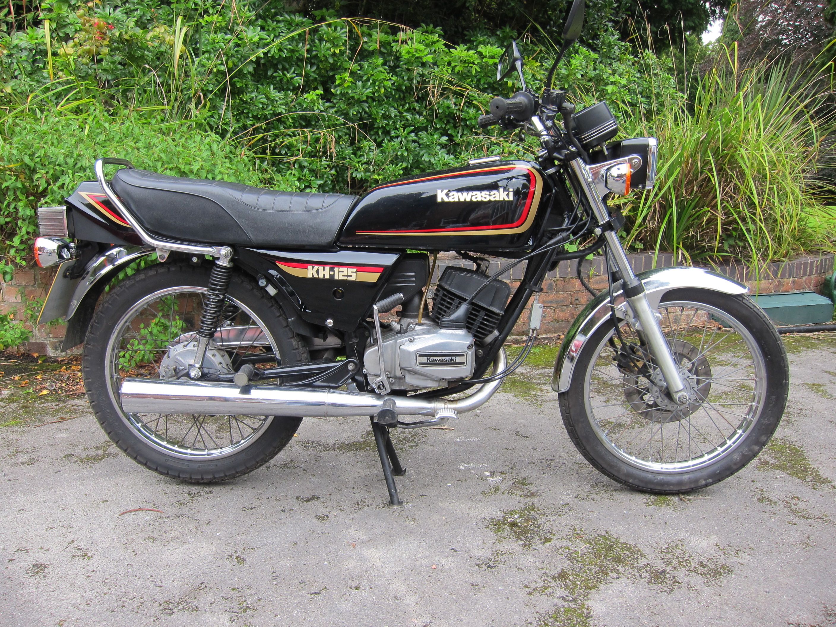 Bonhams Cars : 3,018 miles from new,1988 Kawasaki KH125 Frame no. KH125K-004645 Engine no ...