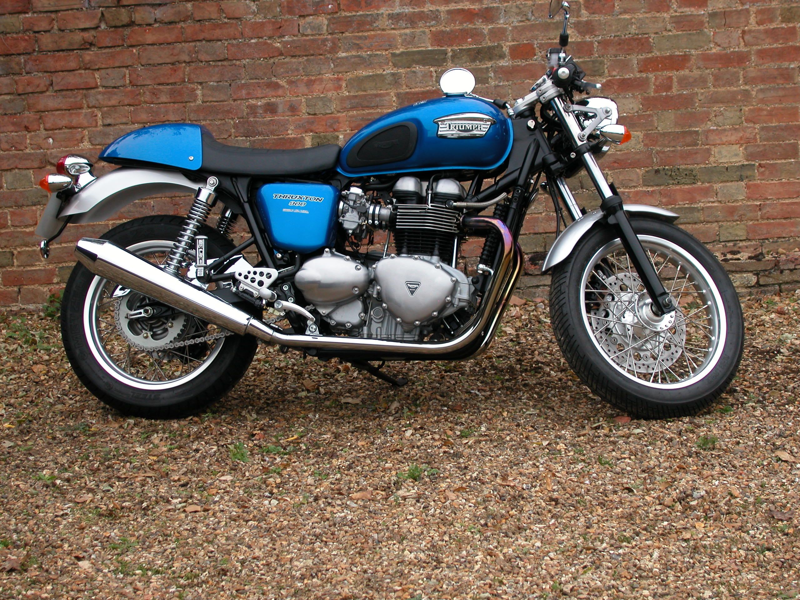 Bonhams Cars : 15 miles from new,2006 Triumph 865cc Thruxton Frame no ...