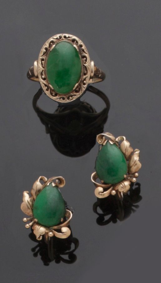 Bonhams : A collection of jewellery and watches (5)