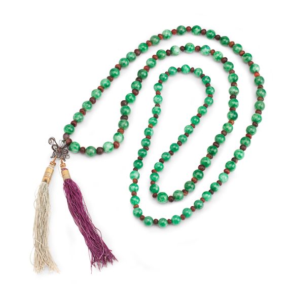 Bonhams : A string of jadeite beads 19th century