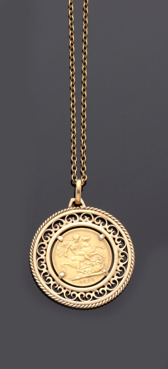 Bonhams : A sovereign pendant on chain