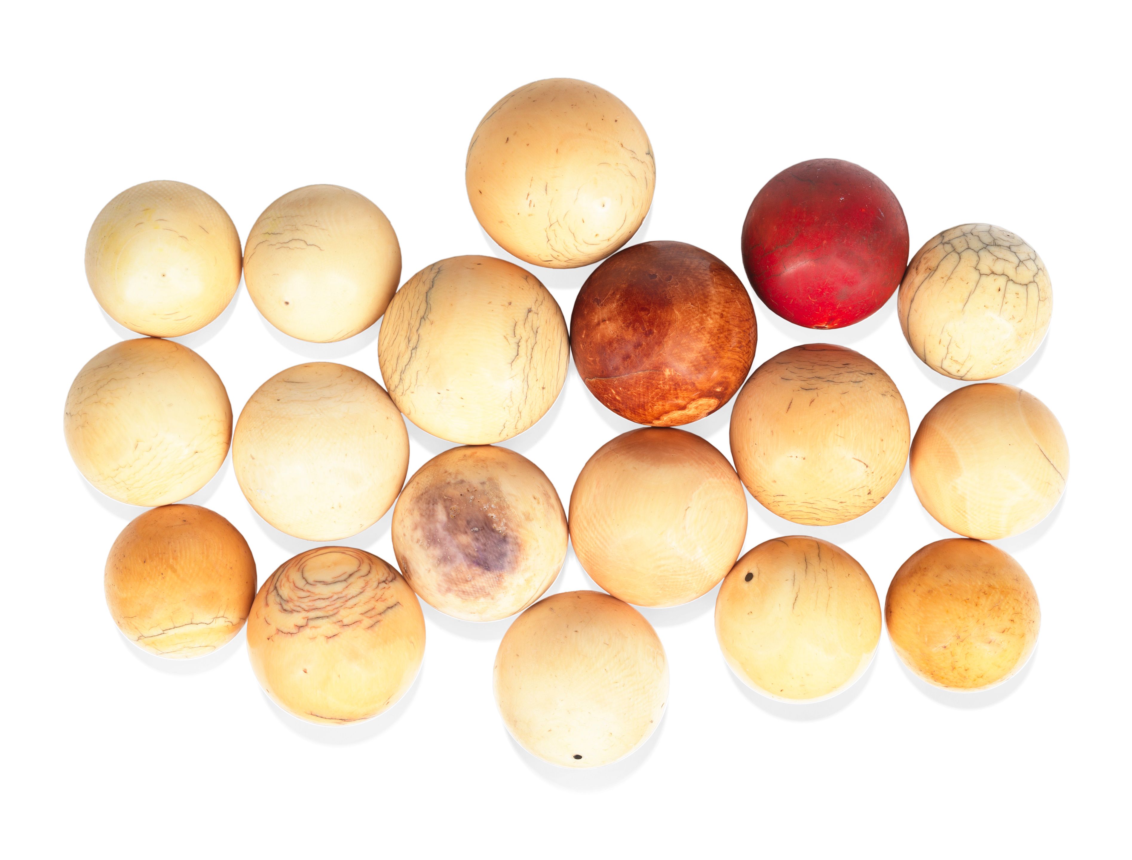 Bonhams : A collection of 18 mammoth ivory billiard balls, Prehistoric (18)