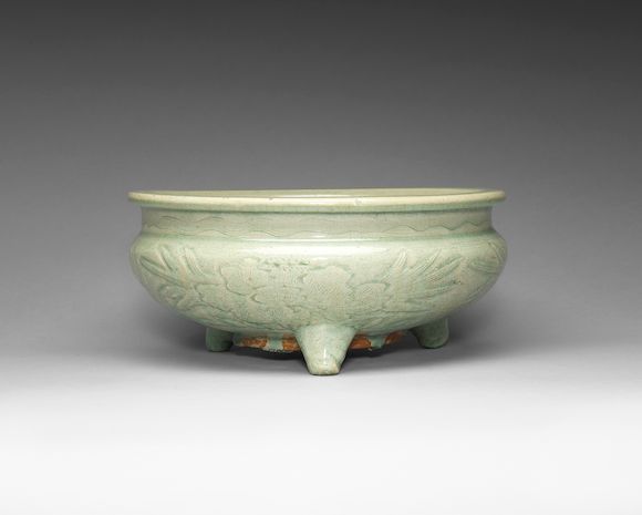 Bonhams : A celadon tripod incense burner 16th/17th century