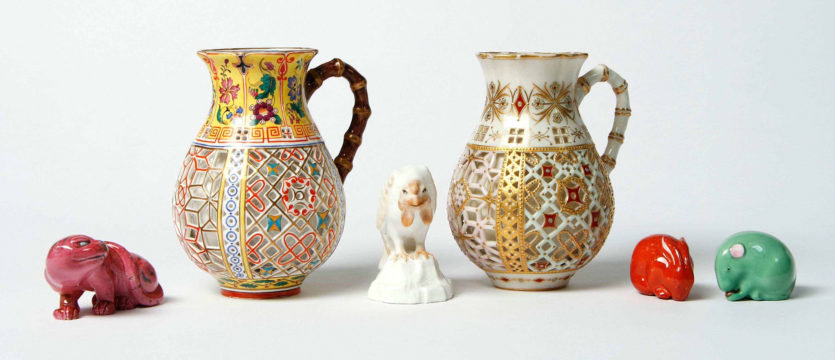 Bonhams : A Chamberlain reticulated jug and a similar Royal Worcester ...