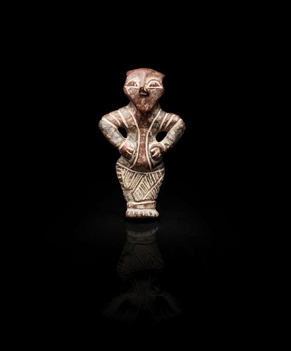 Bonhams : A Vinca terracotta idol