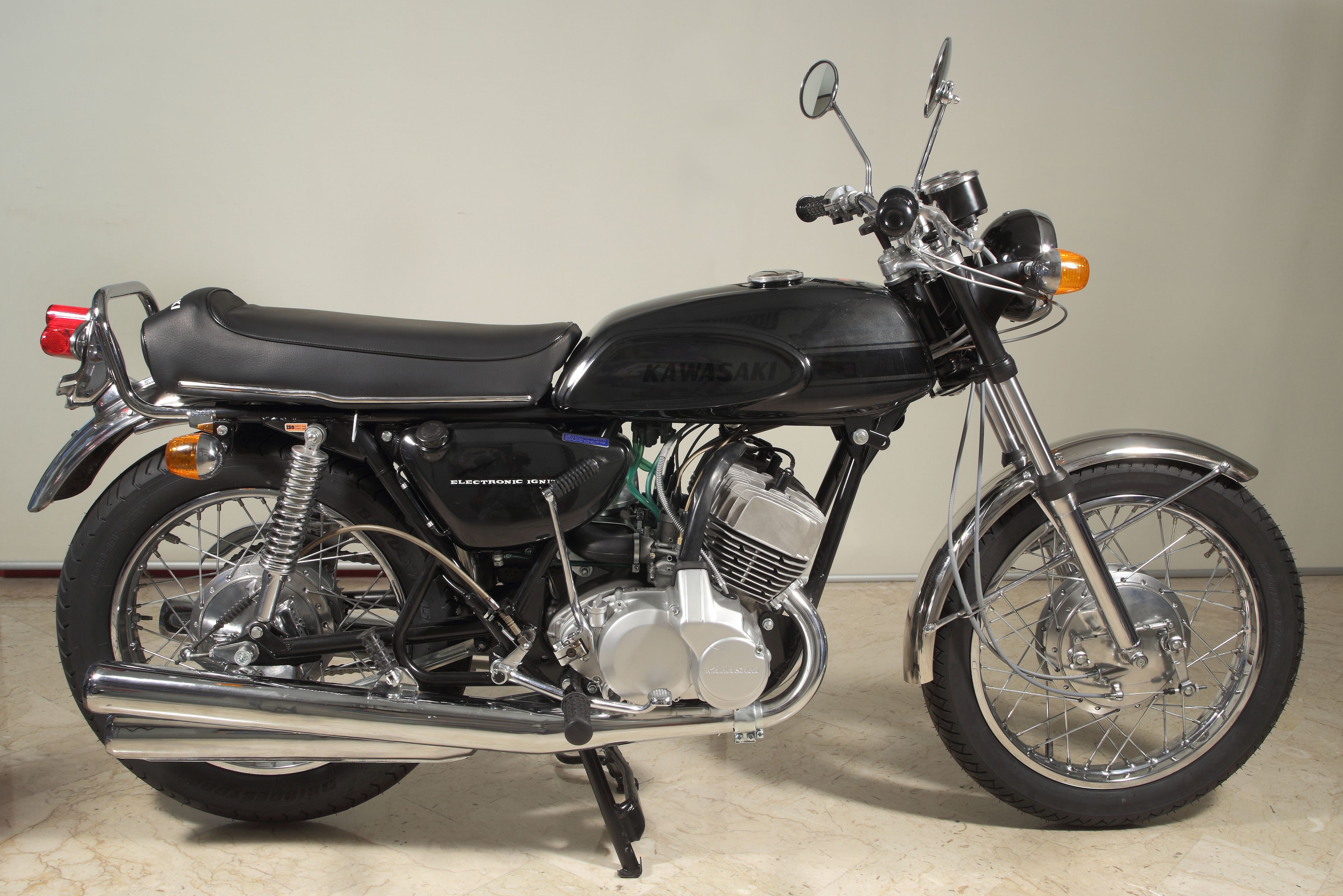 Bonhams Cars : 1968 Kawasaki 498cc Mach III Frame no. KAF 10505 Engine no. KAE 08751