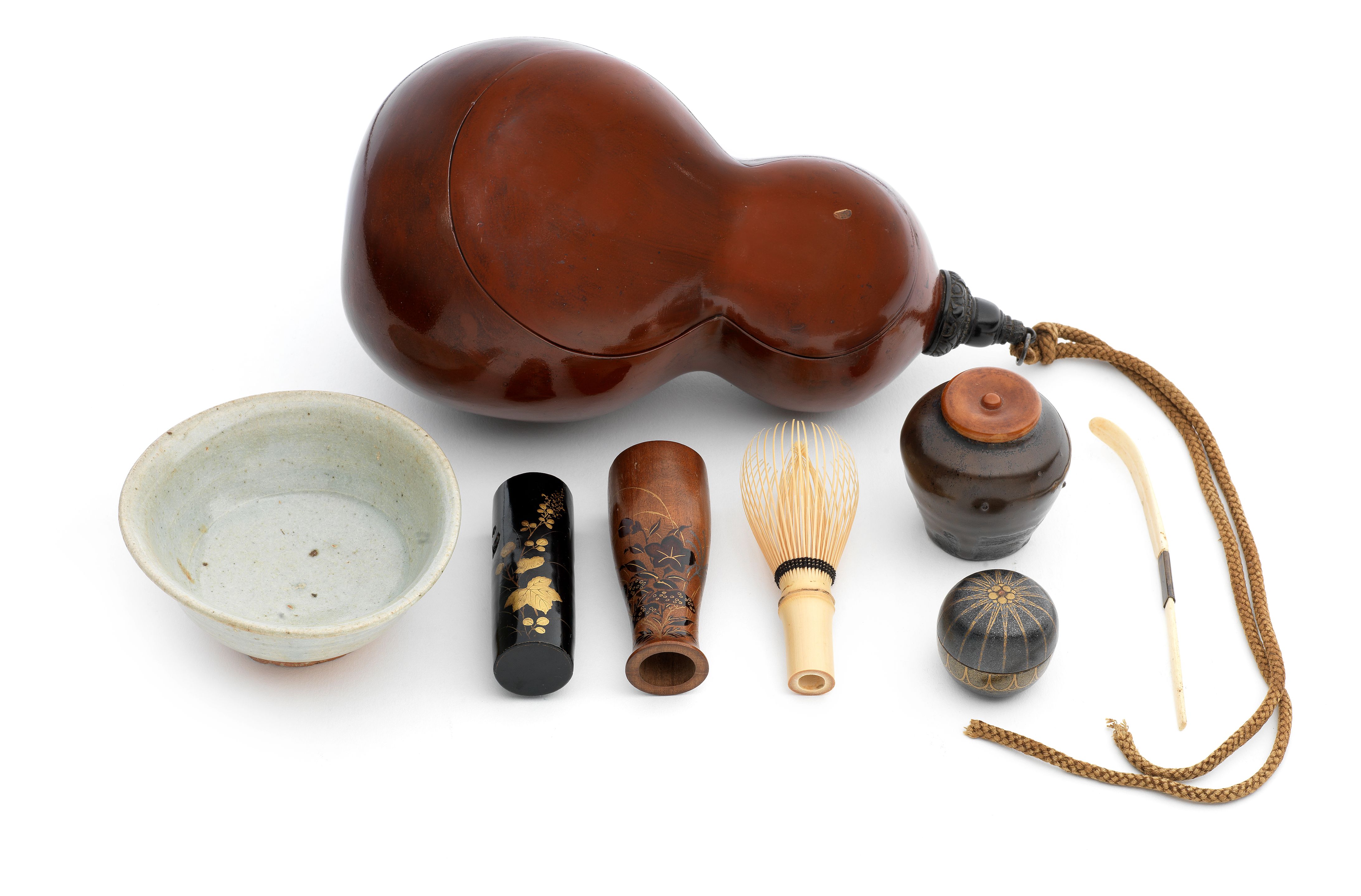 Bonhams : A miscelleanous set of utensils for the chanoyu (tea ceremony ...