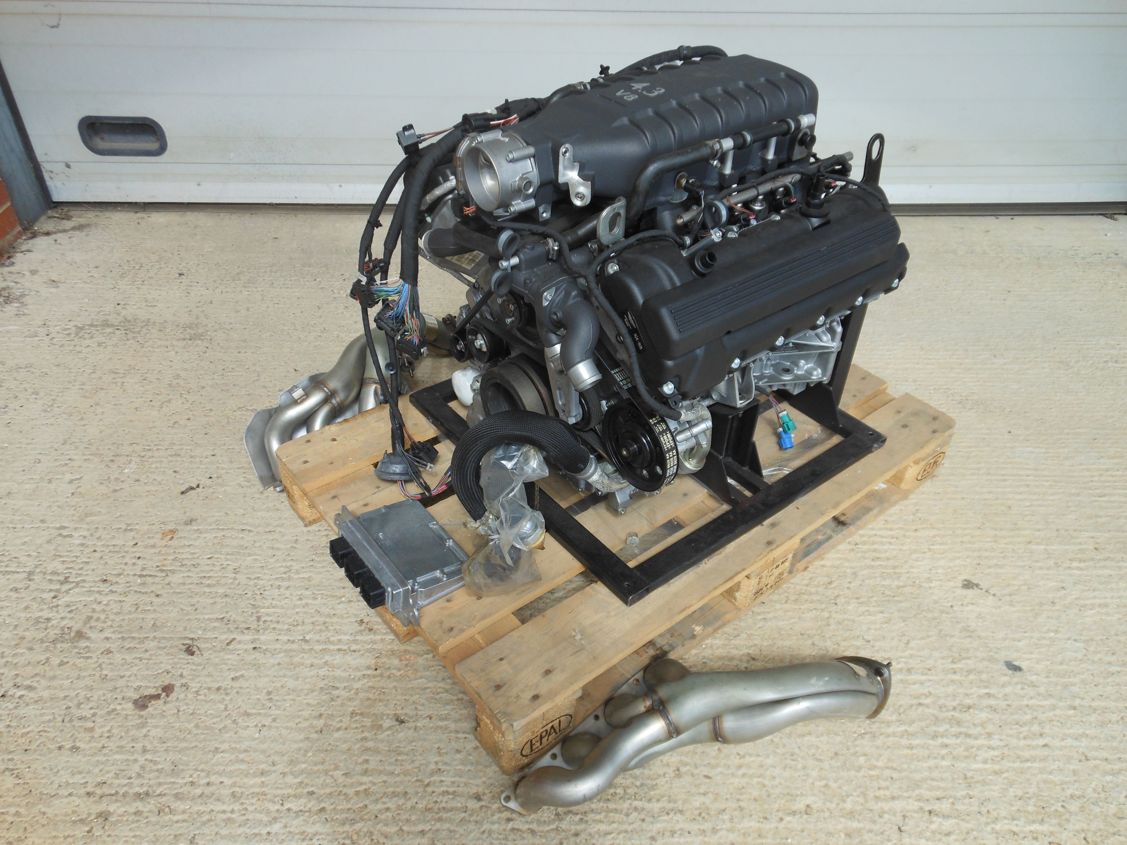 Bonhams Cars : Aston Martin 4.3 litre V8 engine Engine no. N24-1535