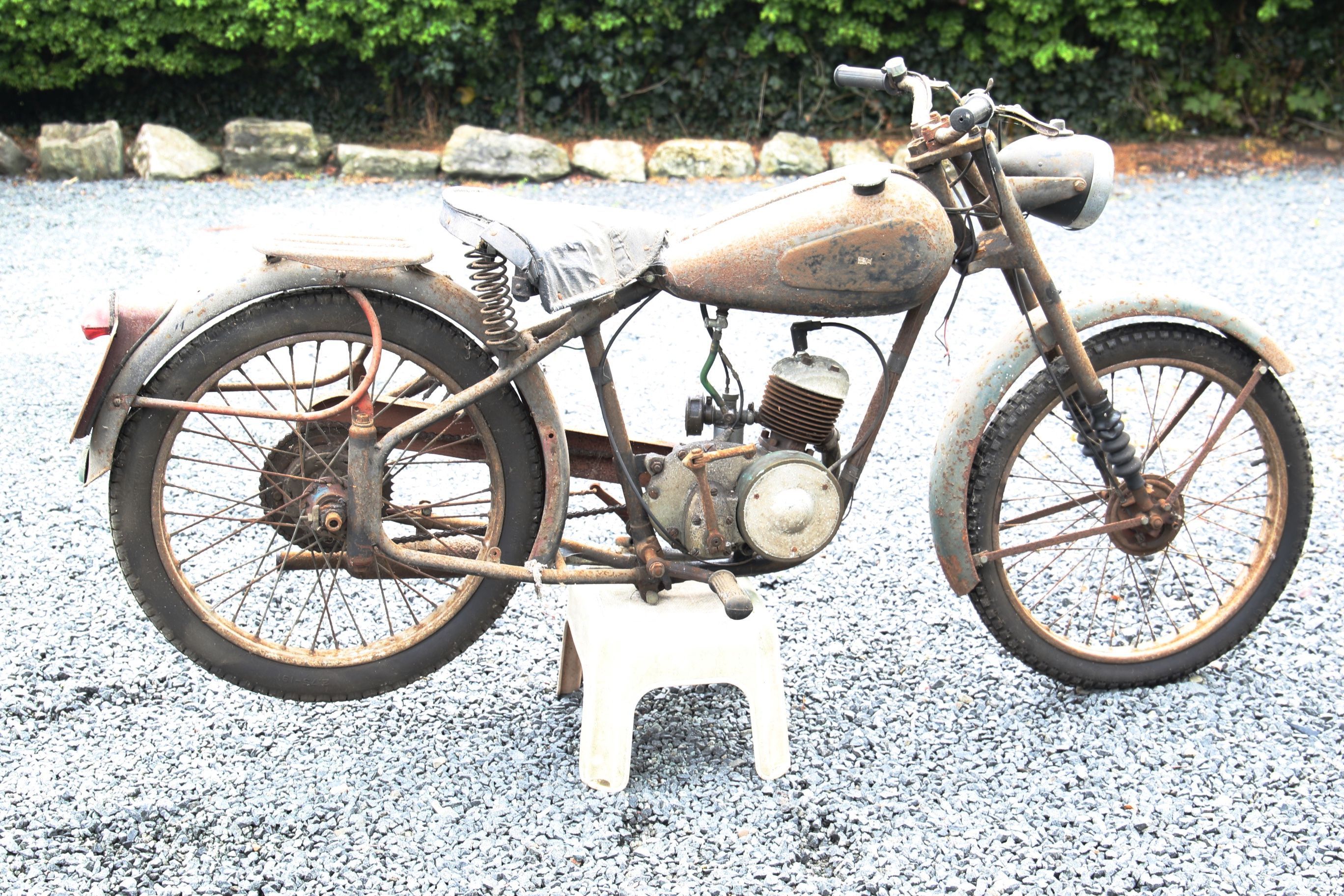 Bonhams Cars : c.1954 James 98cc Comet Frame no. 797 34990 Engine no ...