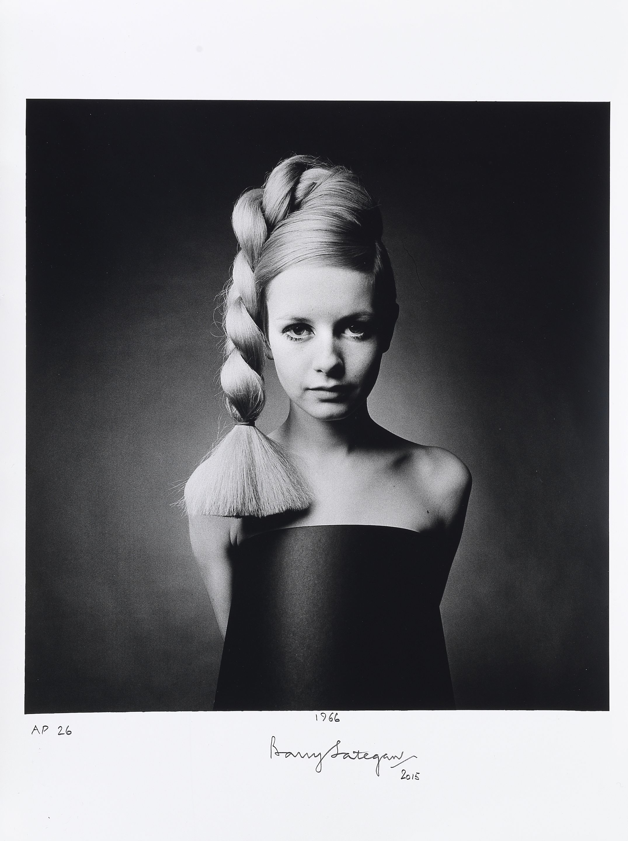 Bonhams : Twiggy Barry Lategan (British, b. 1935) gelatin silver print ...