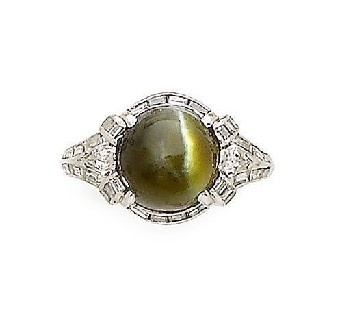 Bonhams : A chrysoberyl cat's eye and diamond ring