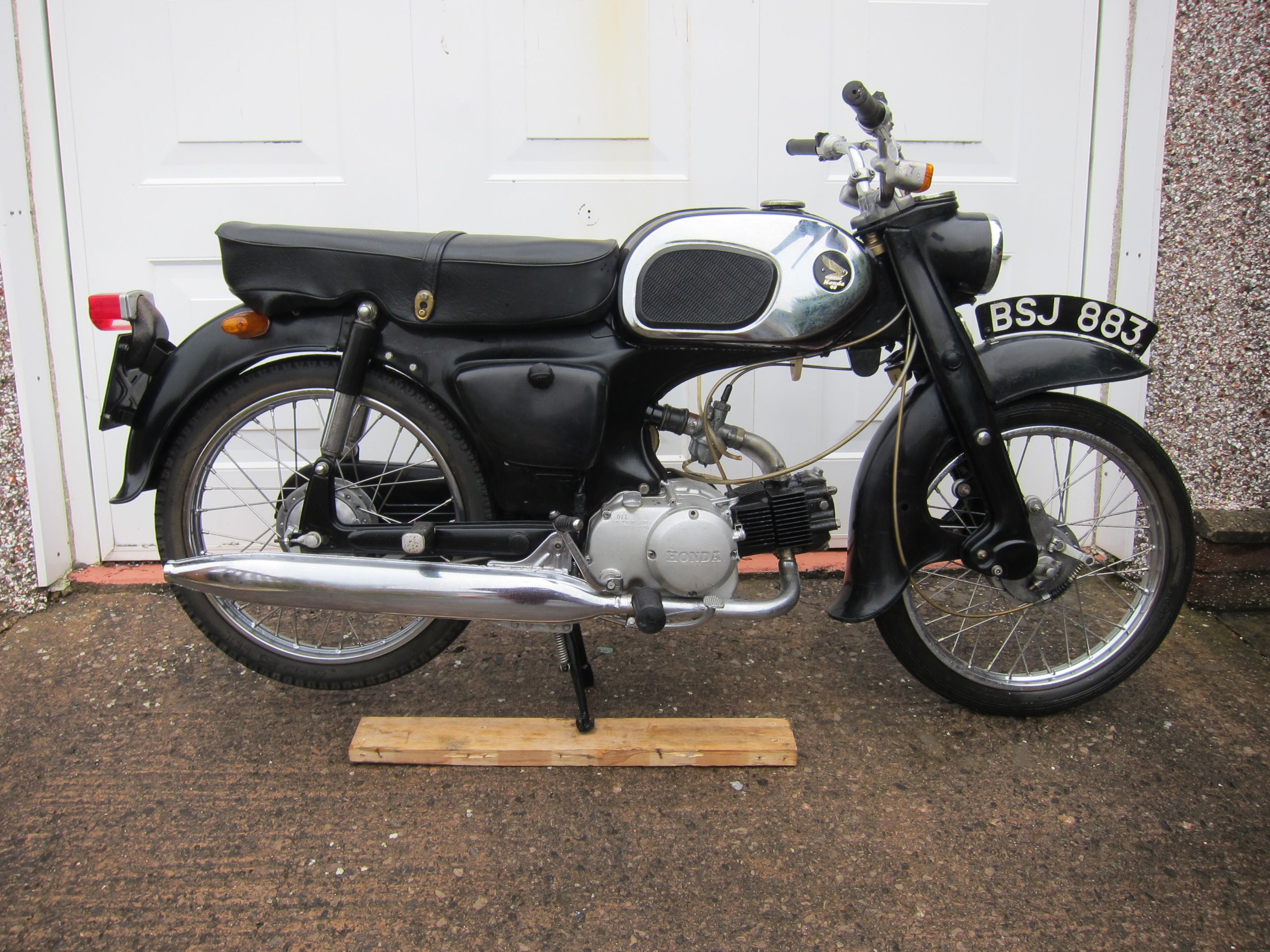 Bonhams Cars : 1964 Honda 87cc C200 Frame no. 200-106703 Engine no ...