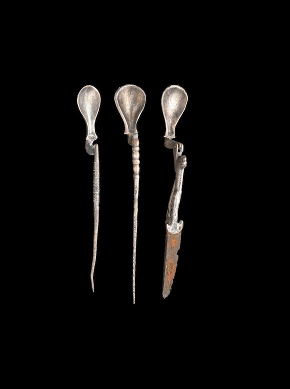 Bonhams : Three Roman silver spoons 3