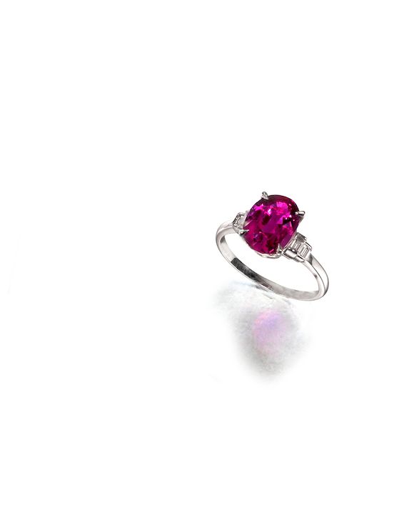 Bonhams : A ruby single-stone ring